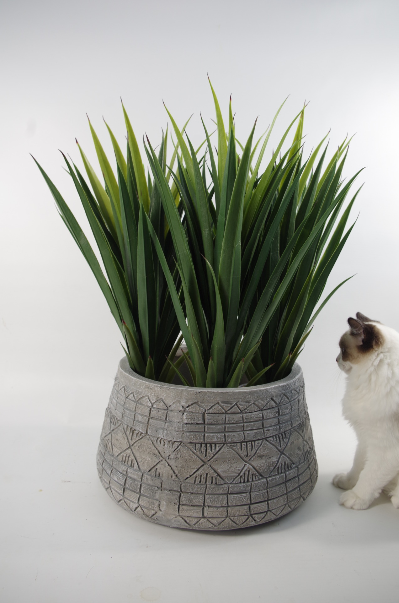 Large Composite Embossed Planter – Leaf Artificial Plants & Trees